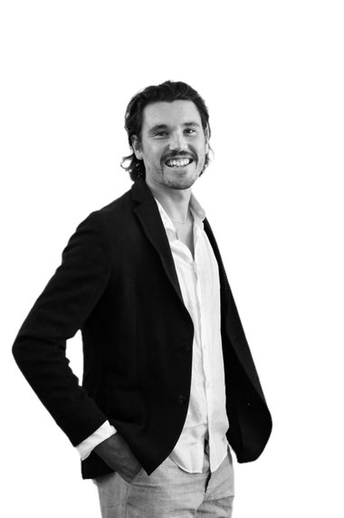 Real Estate Agent Alex Mitchell | JamesEdition