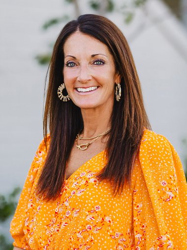 Real Estate Agent Mary Catherine Smith | JamesEdition