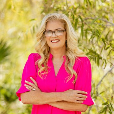 Real Estate Agent Trish Kelly | JamesEdition