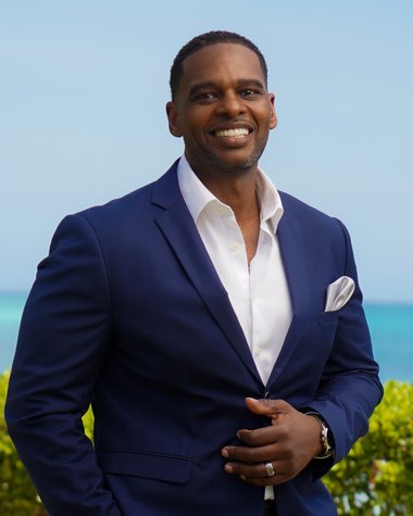 Real Estate Agent Ethan Quant | JamesEdition