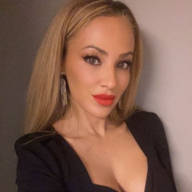 Real Estate Agent Nadia Atif Meersschaut | JamesEdition