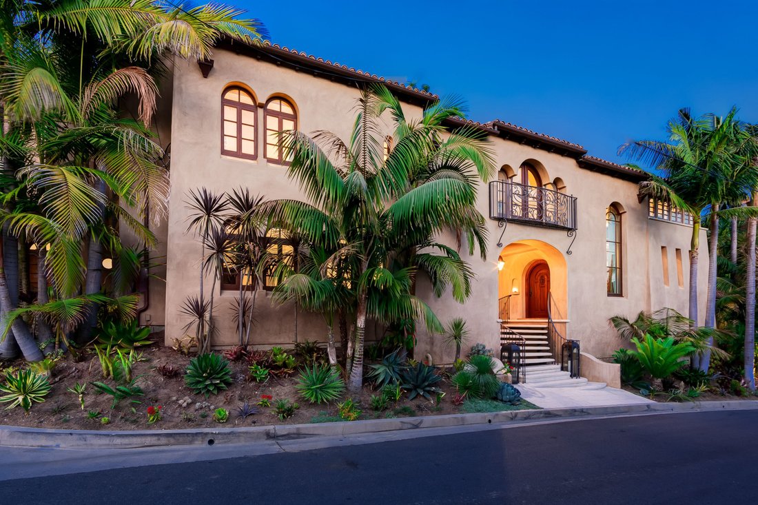 Magnífica Villa Española En Los ángeles, California, Estados Unidos En ...