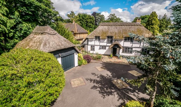 Oxshott United Kingdom | Luxury Real Estate and Homes for sale in ...