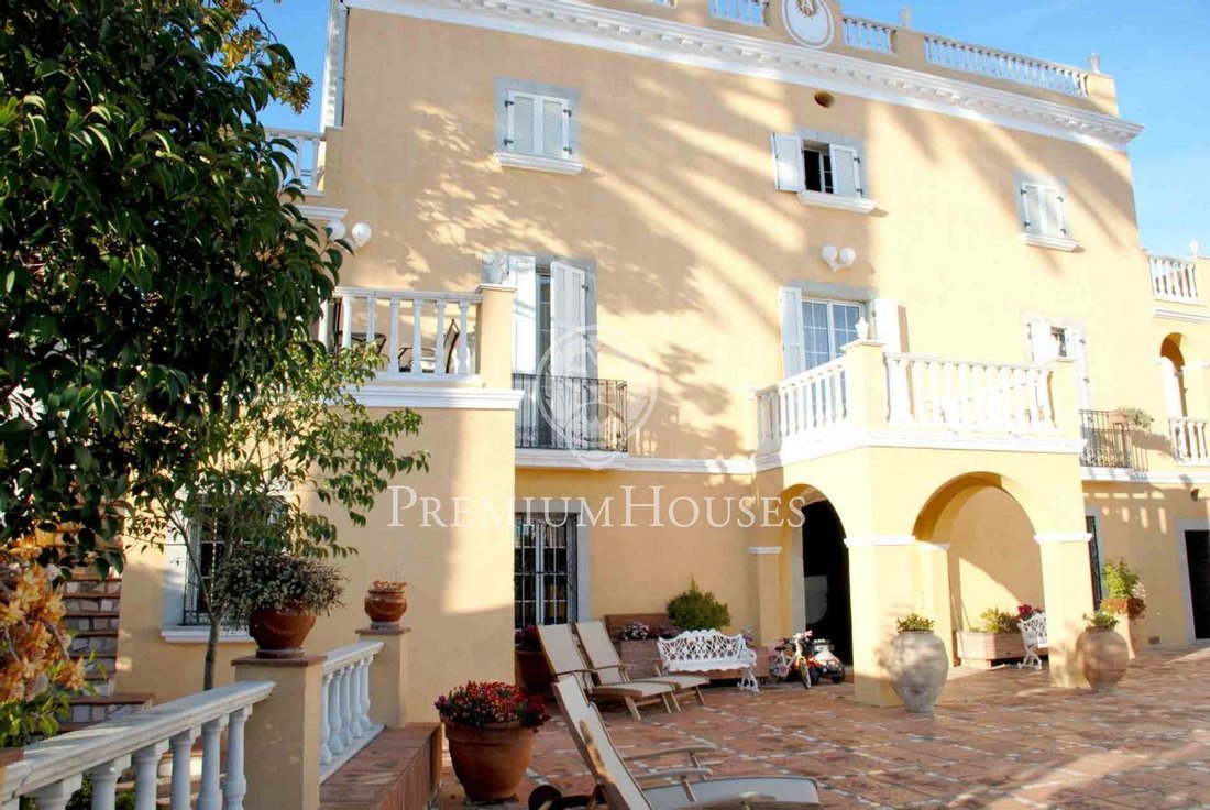 Magnificent Great House With A Lot Of Charm In Teia, Catalonia, Spain ...