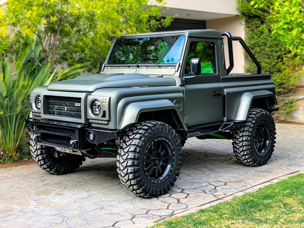 Land Rover Defender for sale in Greece | JamesEdition