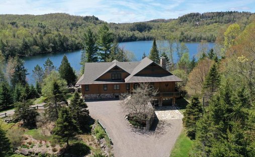 Luxury lakefront homes for sale in Quebec, Canada | JamesEdition