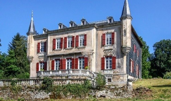 Chateau | France | Luxury Chateaus for sale in France | JamesEdition
