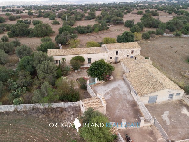 Luxury homes for sale in Marina di Ragusa, Sicilia, Italy | JamesEdition