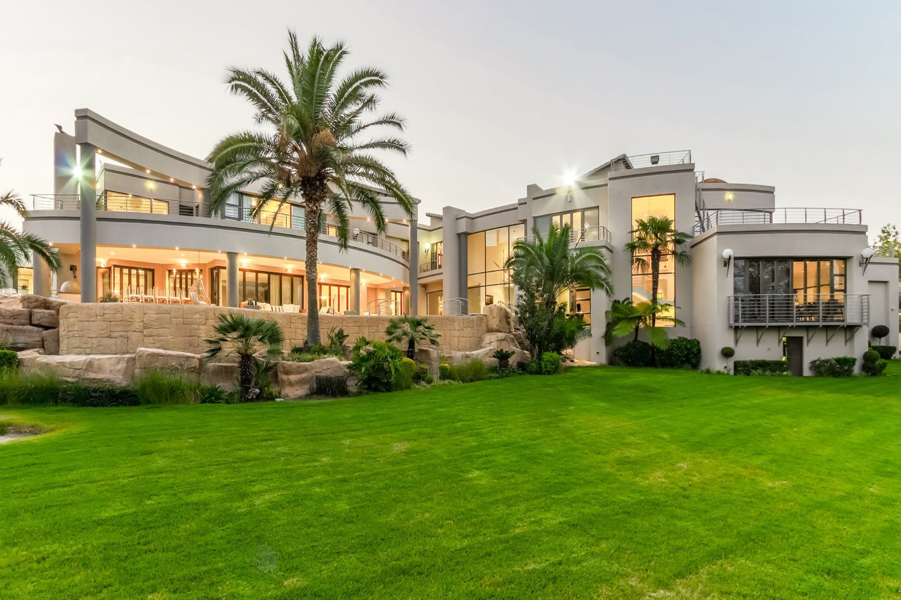 Bryanston in Sandton, South Africa for sale (10677367)
