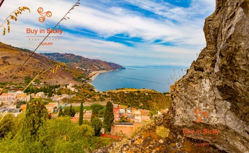 Luxury homes for sale in Taormina, Sicilia, Italy | JamesEdition