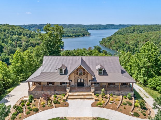 Luxury homes for sale in Springdale, Arkansas | JamesEdition