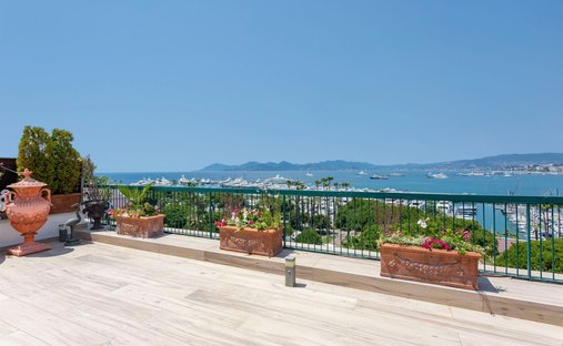 Luxury homes for sale in Cannes, France | JamesEdition