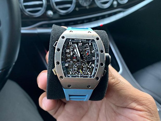 Luxury and exclusive watches for sale by dealers worldwide