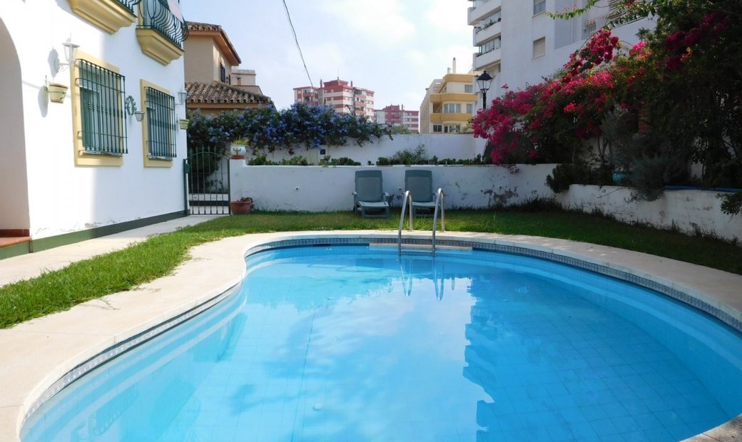 Fuengirola Villa In Fuengirola, Andalusia, Spain For Sale (10915366)