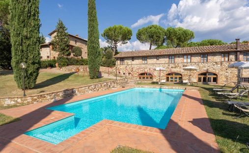 Luxury villas for sale in Italy | JamesEdition