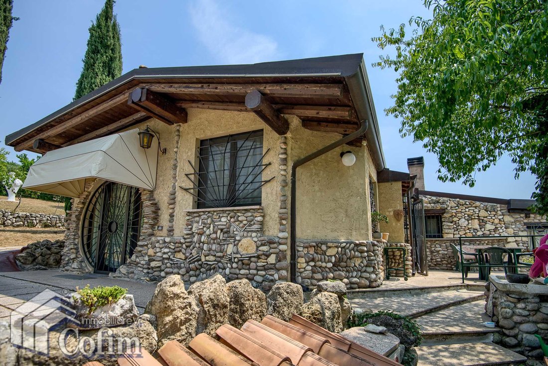 Villa With Pool For Sale In Parona, Verona In Veneto, Italy For Sale ...