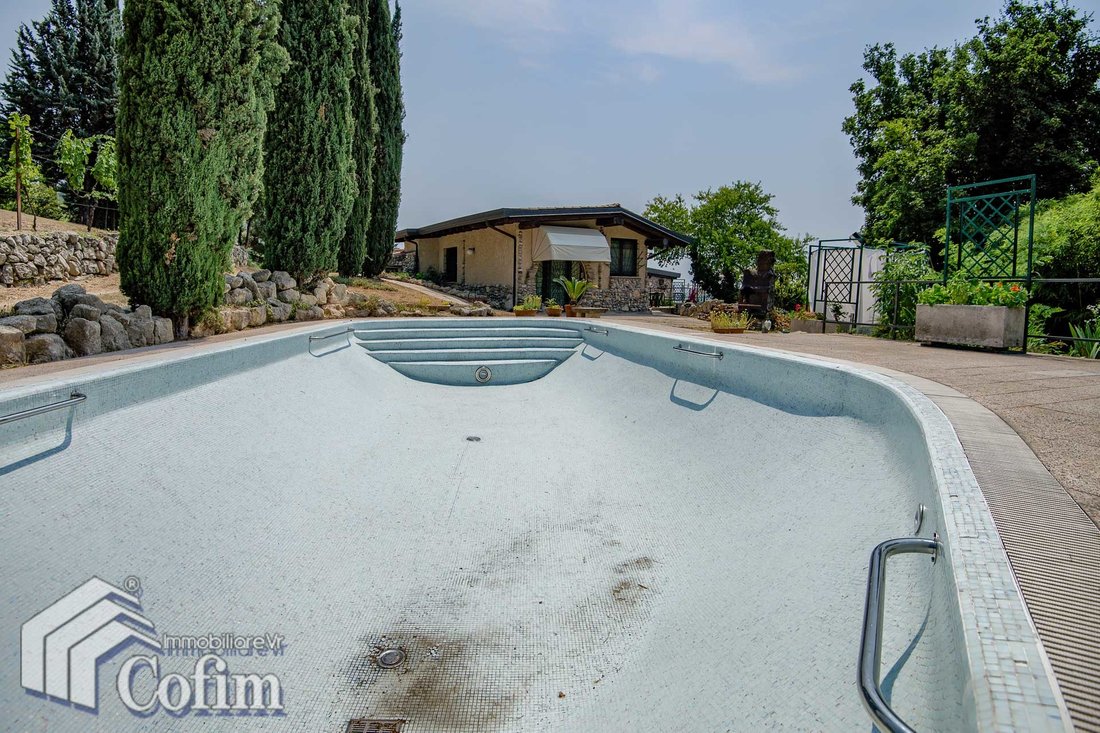 Villa Con Piscina En Venta En Parona, Verona En Véneto, Italia En Venta ...