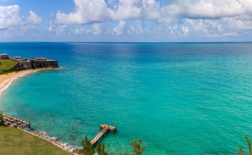 Luxury waterfront homes for sale in Bermuda | JamesEdition