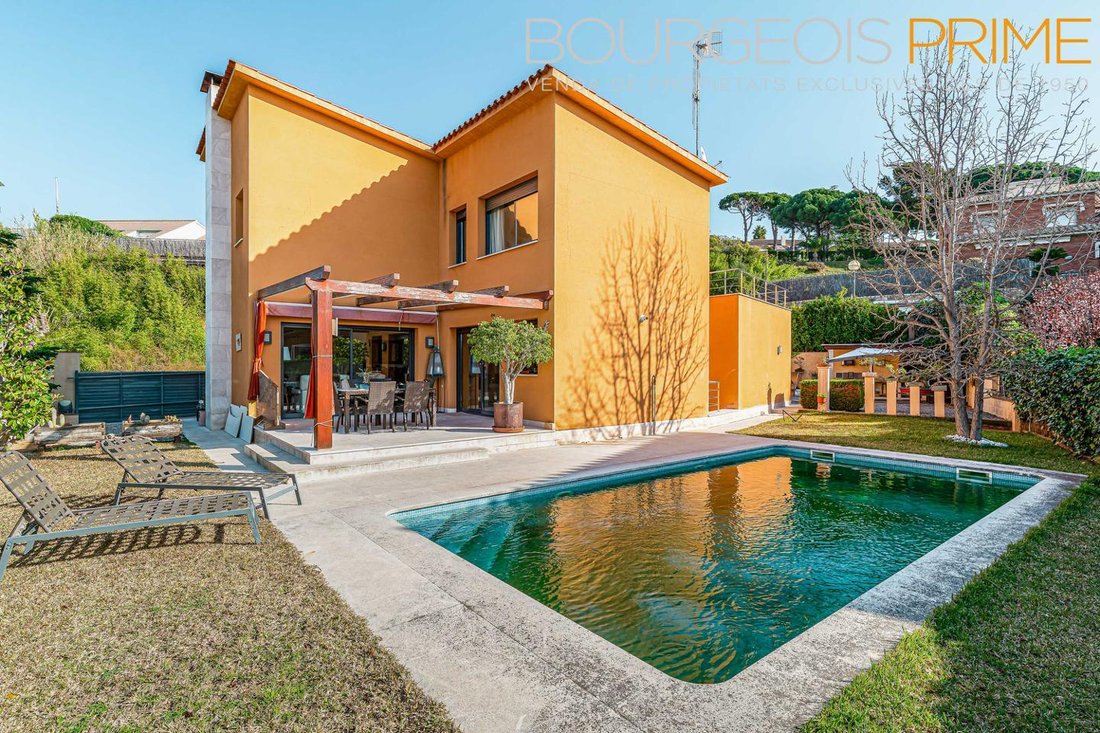 Villa Caldes D'estrac En Caldetas, Cataluña, España En Venta (10872895)