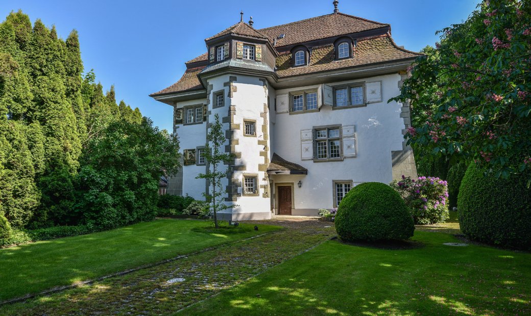 Superbe Manoir Du Xv Ie Siècle Cadre Idyllique Dans Ependes, Fribourg ...