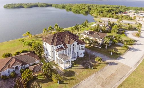 Luxury homes for sale in Belize | JamesEdition