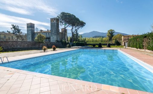 Luxury homes for sale in Capannori, Tuscany, Italy | JamesEdition