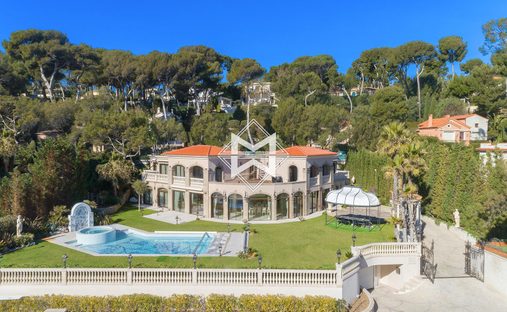 Luxury homes for sale in French Riviera, France | JamesEdition