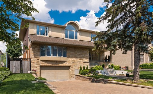 Luxury homes for sale in Hampstead, Québec, Canada | JamesEdition