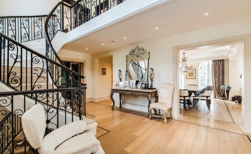 Luxury homes for sale in London, England, United Kingdom | JamesEdition