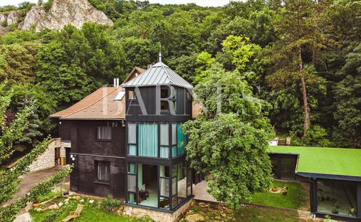 Luxury homes for sale in Budapest, Hungary | JamesEdition
