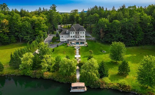 Luxury lakefront homes for sale in Quebec, Canada | JamesEdition
