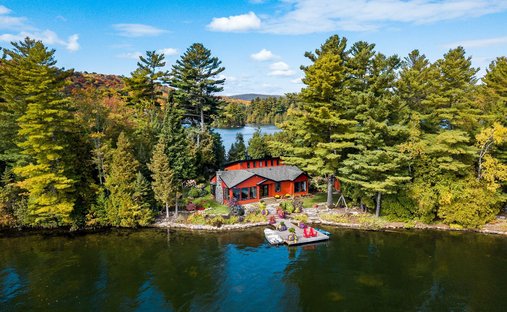 Luxury lakefront homes for sale in Quebec, Canada | JamesEdition