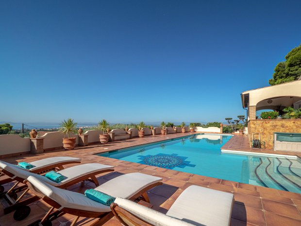 Luxury homes for sale in Roses, Catalonia, Spain | JamesEdition