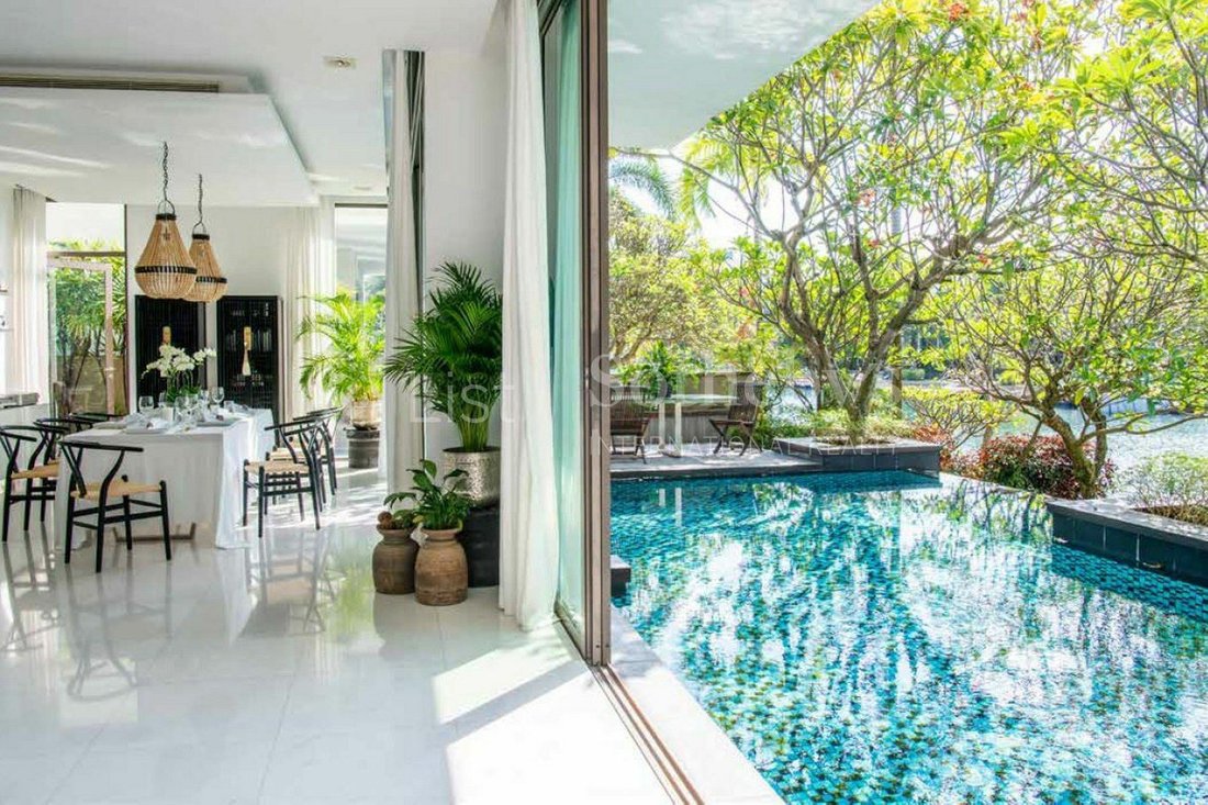 Paradise Island In Singapore For Sale (11165732)