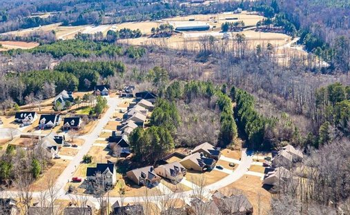 Luxury homes for sale in Winston, Georgia | JamesEdition