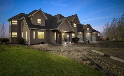 Luxury homes for sale in Alberta, Canada | JamesEdition
