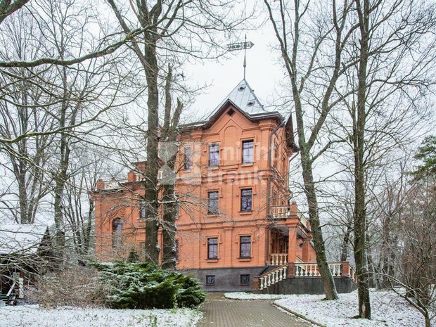Luxury houses for sale in Nikolina Gora, Moscow, Russia | JamesEdition