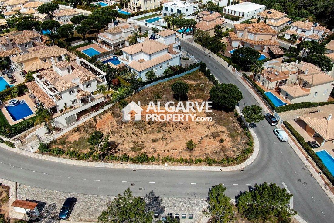 Varandas Do Lago Terrain à Bâtir Entre Vale Dans Almancil, Algarve ...