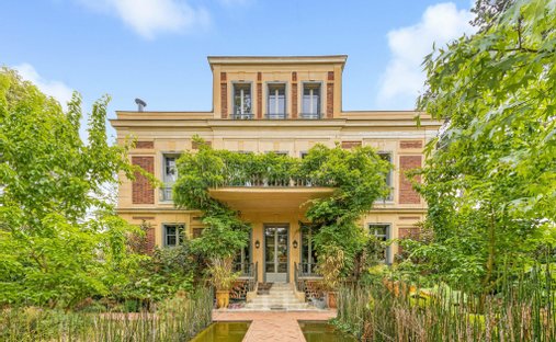 Luxury homes for sale in Versailles, Île-de-France, France | JamesEdition