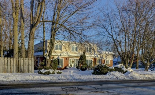 Luxury homes for sale in Beaconsfield, Quebec, Canada | JamesEdition