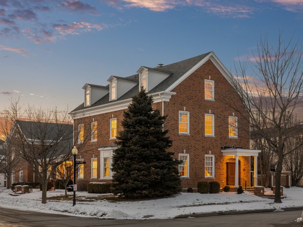 Luxury homes with pool for sale in Carmel, Indiana | JamesEdition