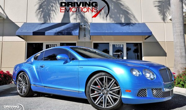 6,800 luxury cars for sale by dealers worldwide | JamesEdition