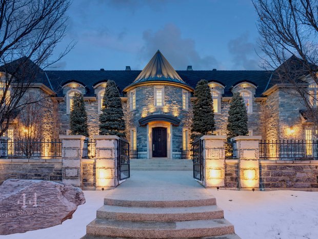 Luxury homes for sale in Alberta, Canada | JamesEdition