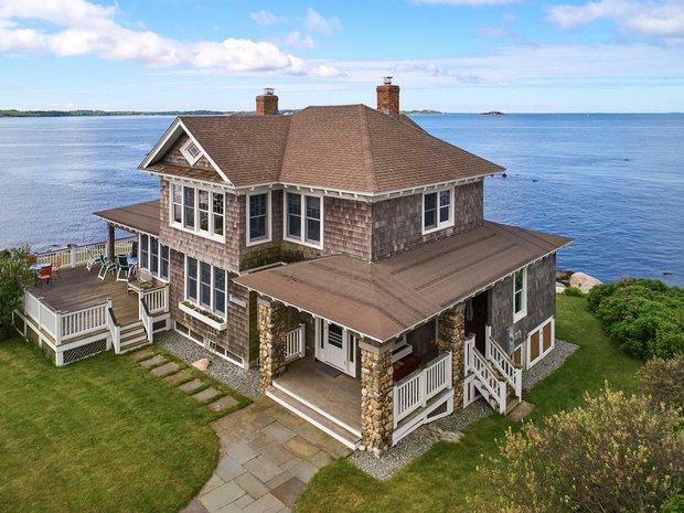 Luxury houses for sale in Groton, Connecticut | JamesEdition