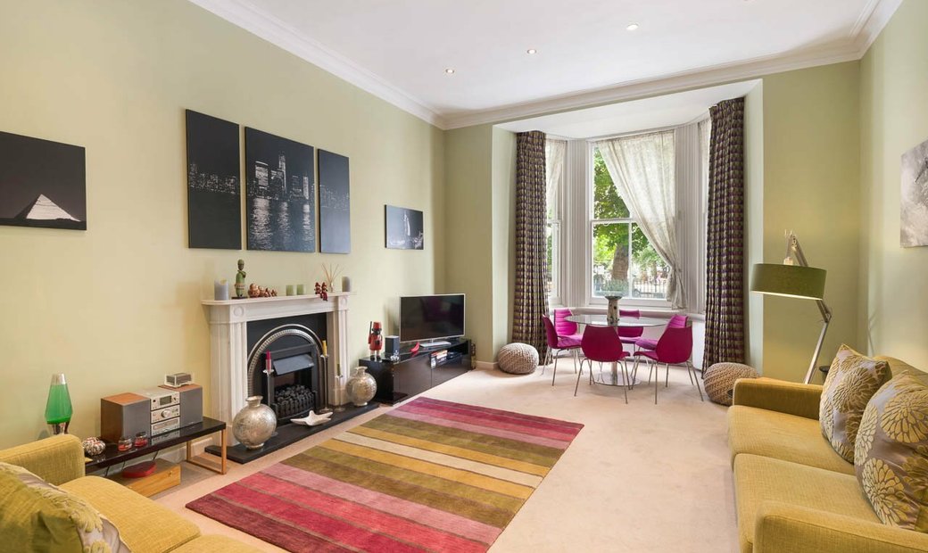 Striking Raised Ground Floor Flat In London, England, United Kingdom ...