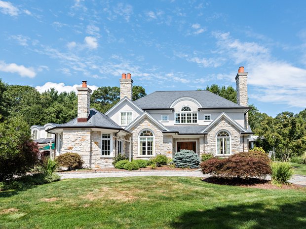 Luxury waterfront homes for sale in 02874, Rhode Island | JamesEdition