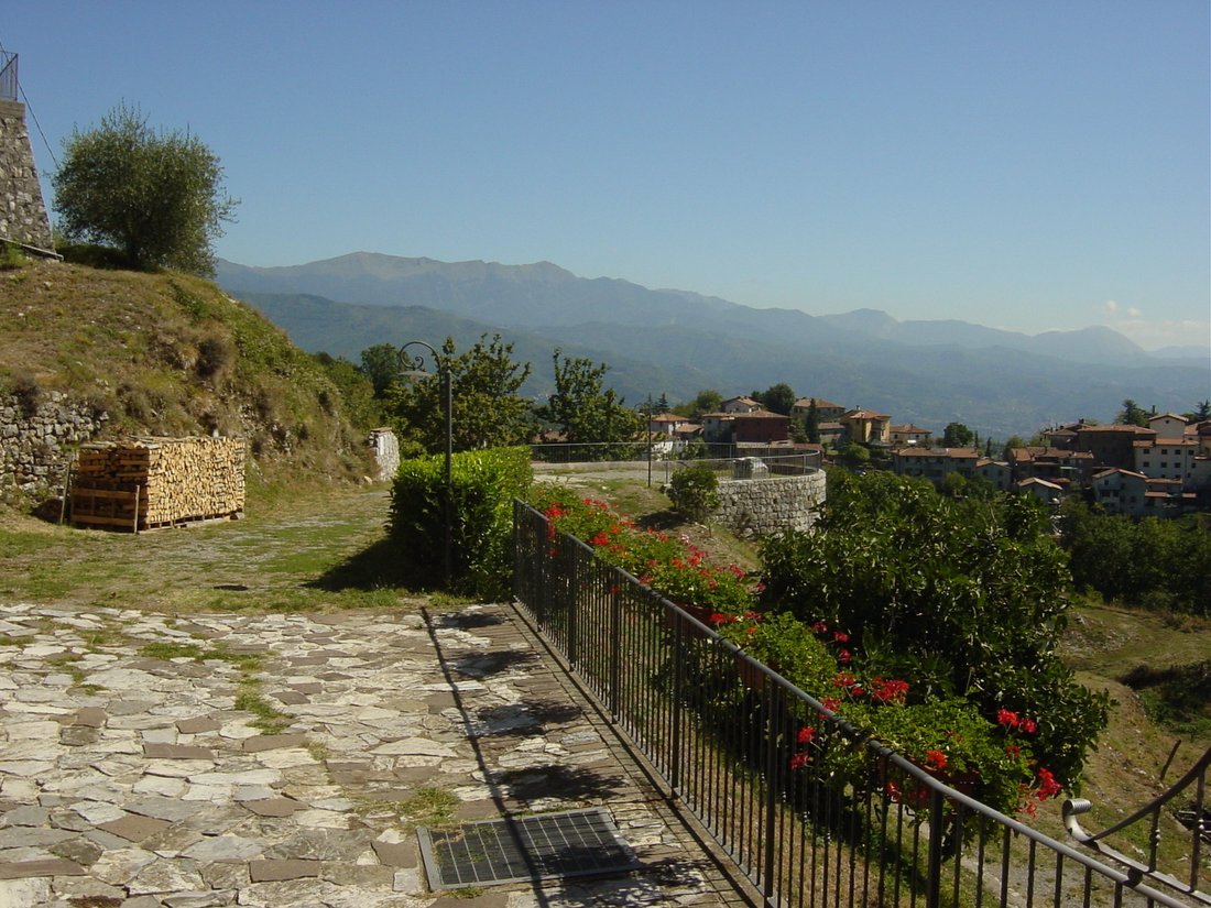 Molazzana Sassi Ref 988 In Molazzana, Tuscany, Italy For Sale (11449383)