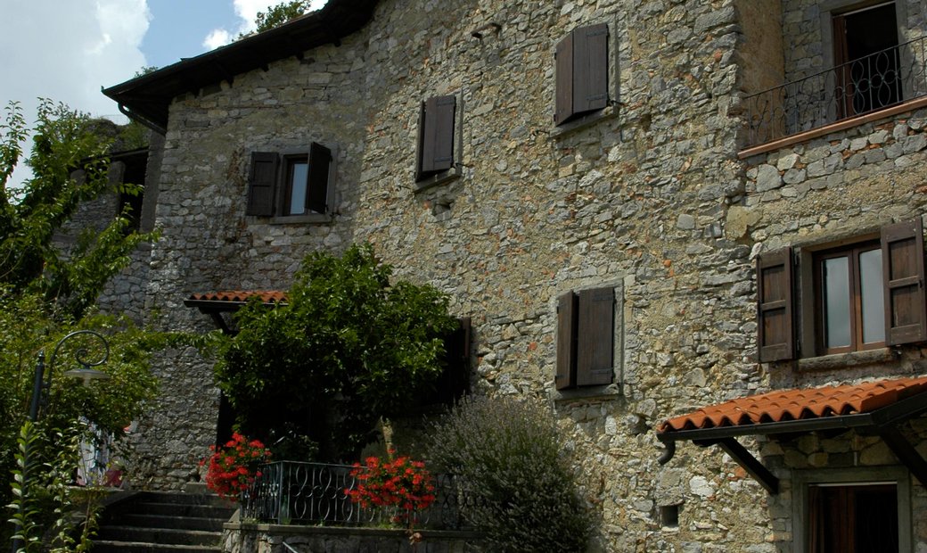 Molazzana Sassi Ref 988 In Molazzana, Tuscany, Italy For Sale (11449383)