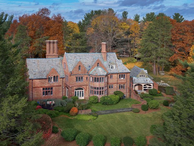 Luxury mountain view homes for sale in Belmont, Massachusetts ...