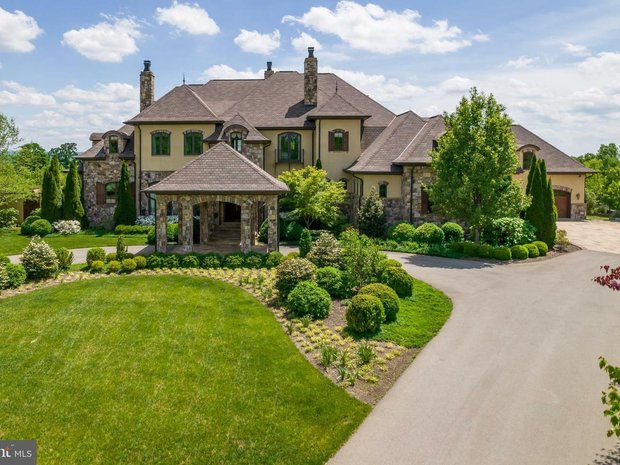 Luxury houses with elevator for sale in Summersville, West Virginia ...